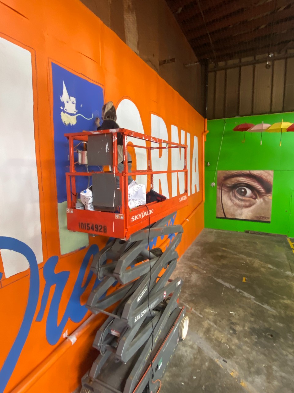 California Dreaming mural collaboration project with 12 muralists ...